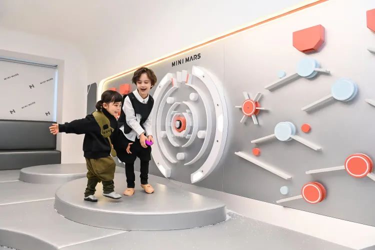 【MINI MARS】北京首店，开业大促¥99单人票！12000㎡大型室内亲子玩乐城，春节/寒假/五一通用！提前预约 - 邻友圈